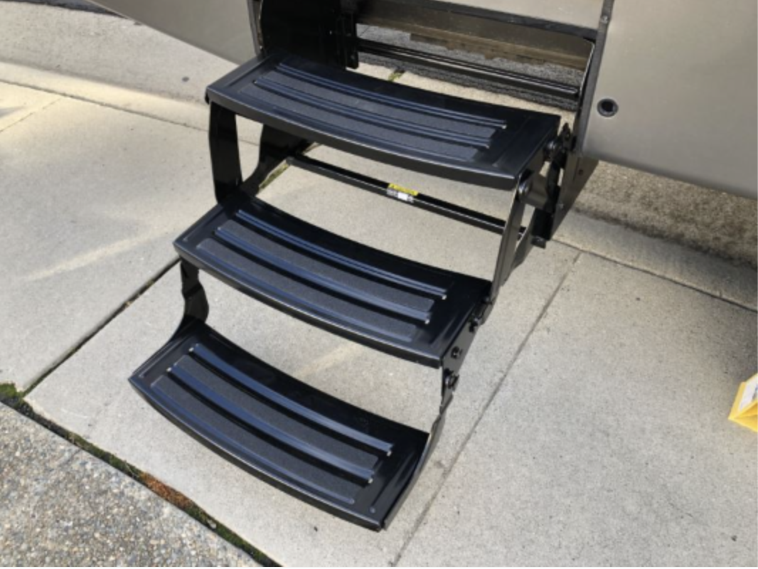 Lippert Manual Pull Out Step for RVs Triple 9" Drop 24" Wide - Steel ...