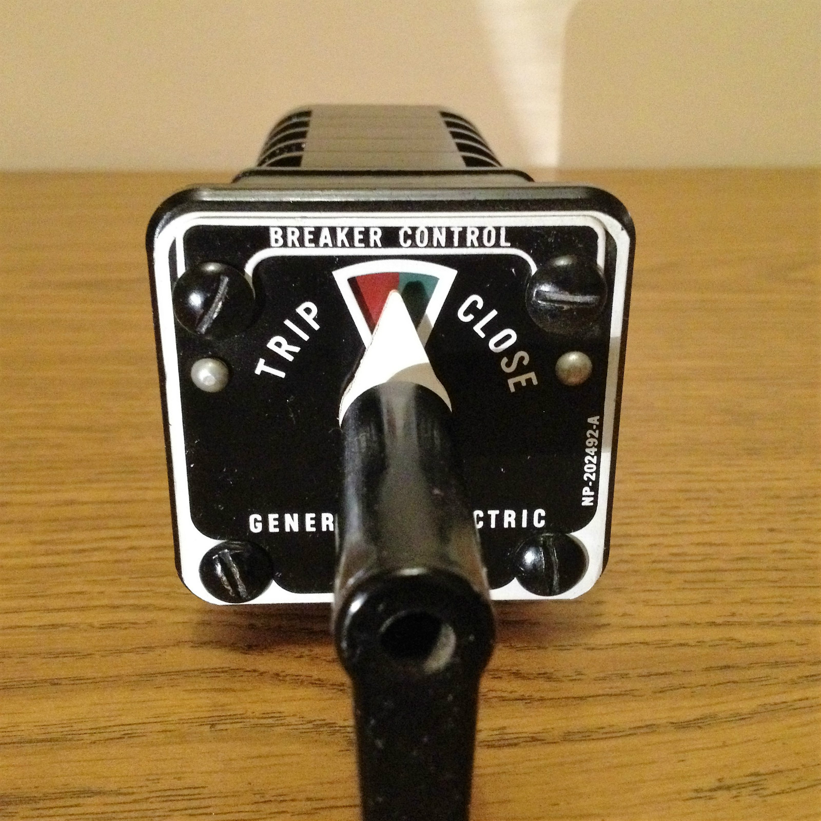 GENERAL ELECTRIC NP-202492-A BREAKER CONTROL SWITCH | eBay