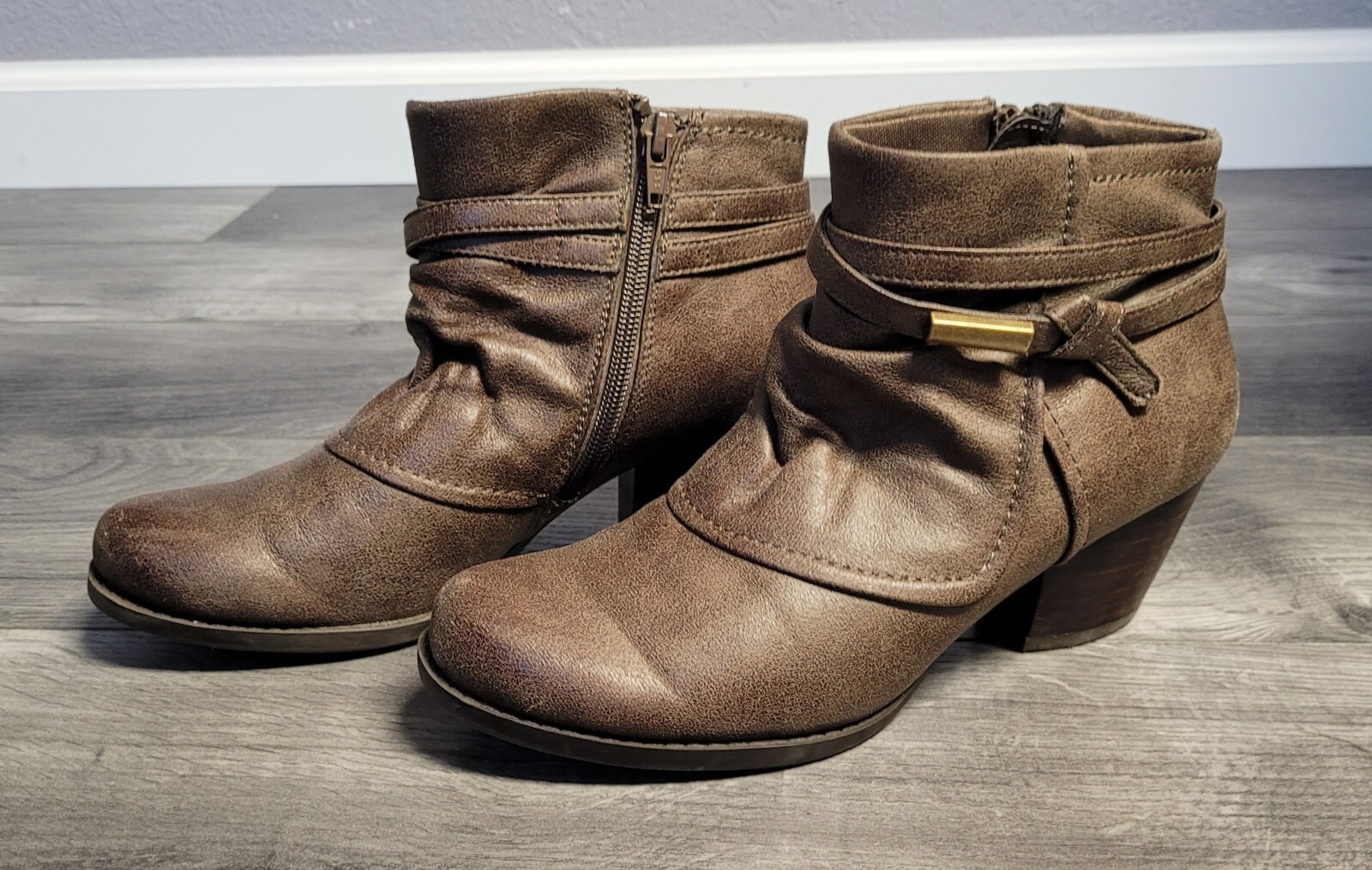 Baretraps Women's Ankel Boot Rhapsody Size 6M Brown - Gem