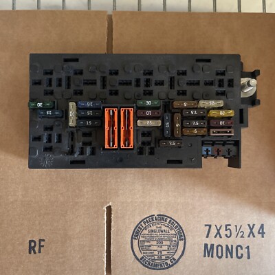 Mercedes ML W164 FRONT FUSE BOX A1645402972 | eBay