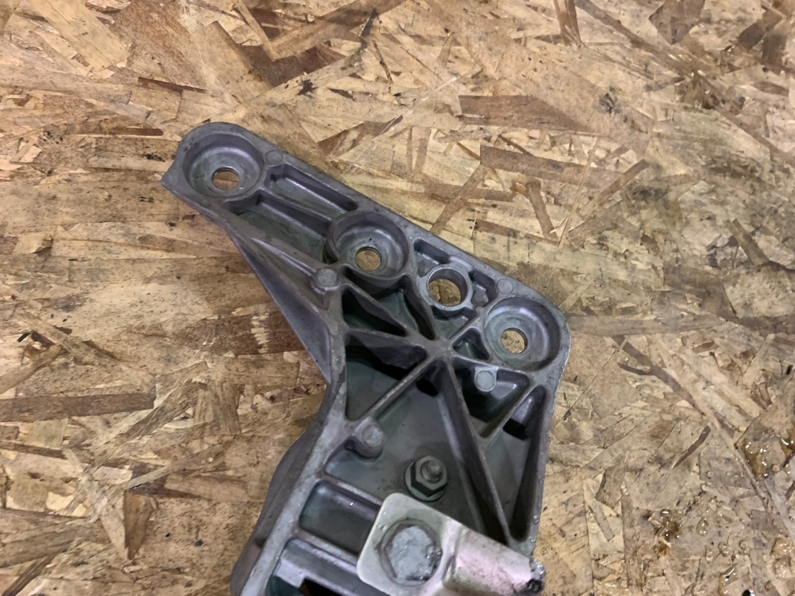 BMW 2004-2010 E60 E63 TRANSMISSION MOUNT BRACKET GEARBOX SUPPORT FRAME ...
