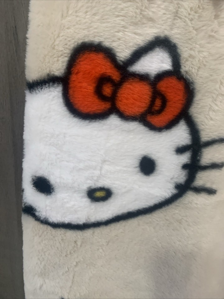 New Hello Kitty Fall Leaves 50" x 70" Faux Rabbit Fur Throw Blanket ...