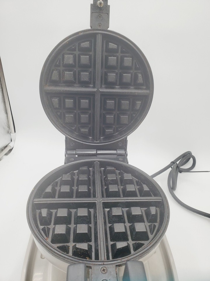 Waring Pro Belgian Waffle Maker Restaurant Style Rotating WMK300 Tested ...