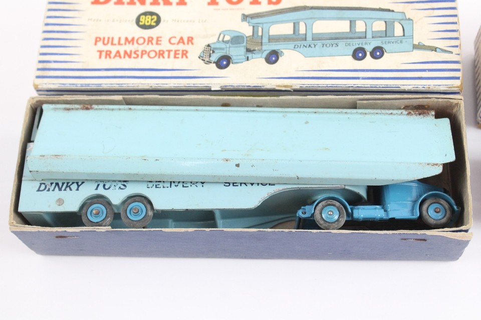 Dinky Toys Tin Bottom Diecast 955 Fire Engine w/ Ladder & 982 Car ...