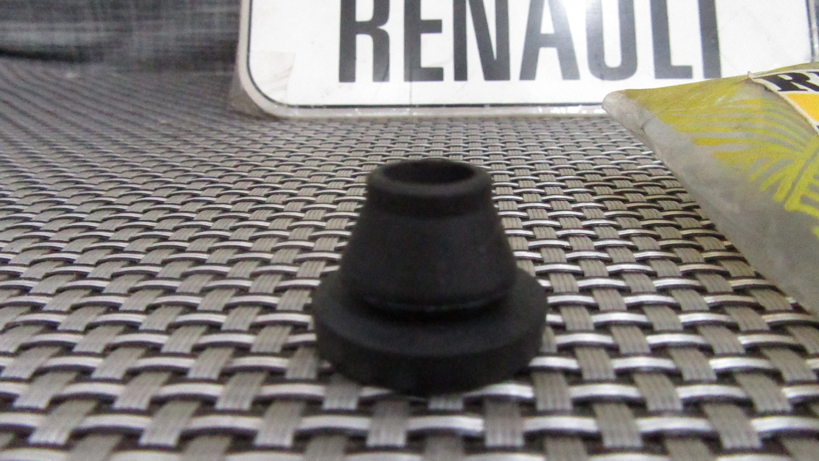 7703073222 Rubber for Renault Master | eBay