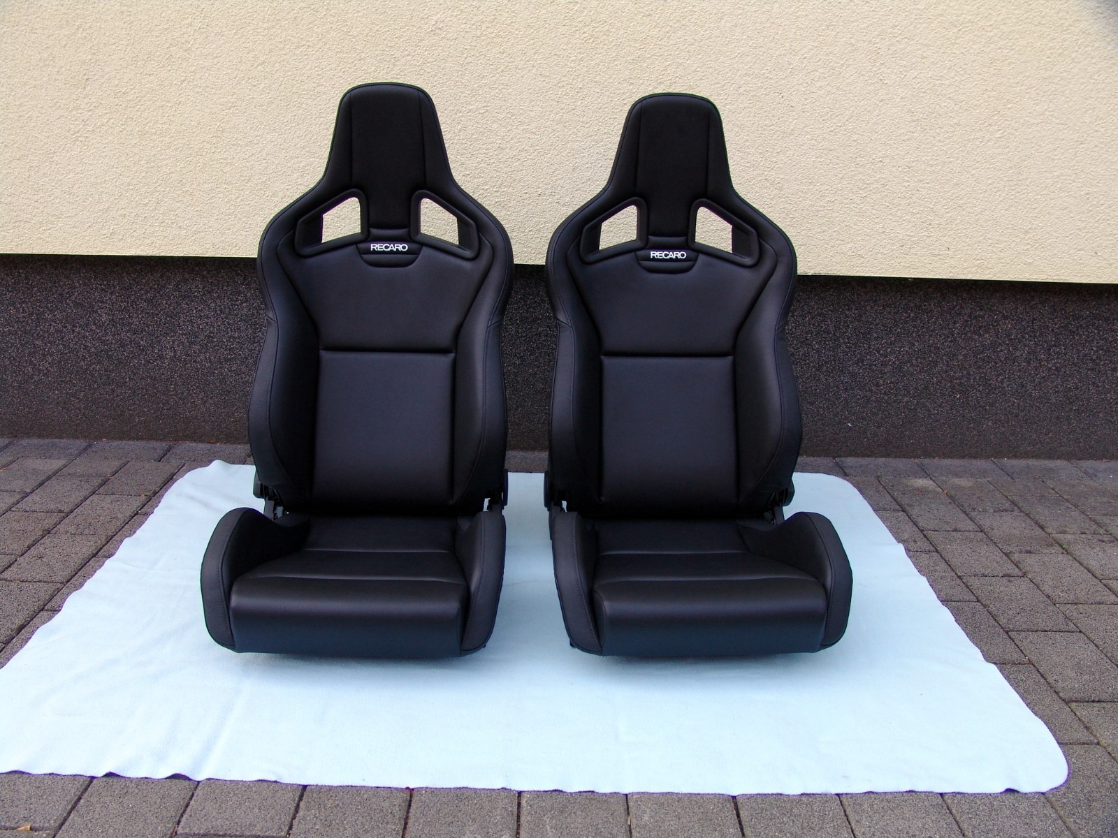 RECARO SPORTSTER CS SEATS, ARTIFICIAL LEATHER,PAIR,BRAND NEW, 410.00. ...