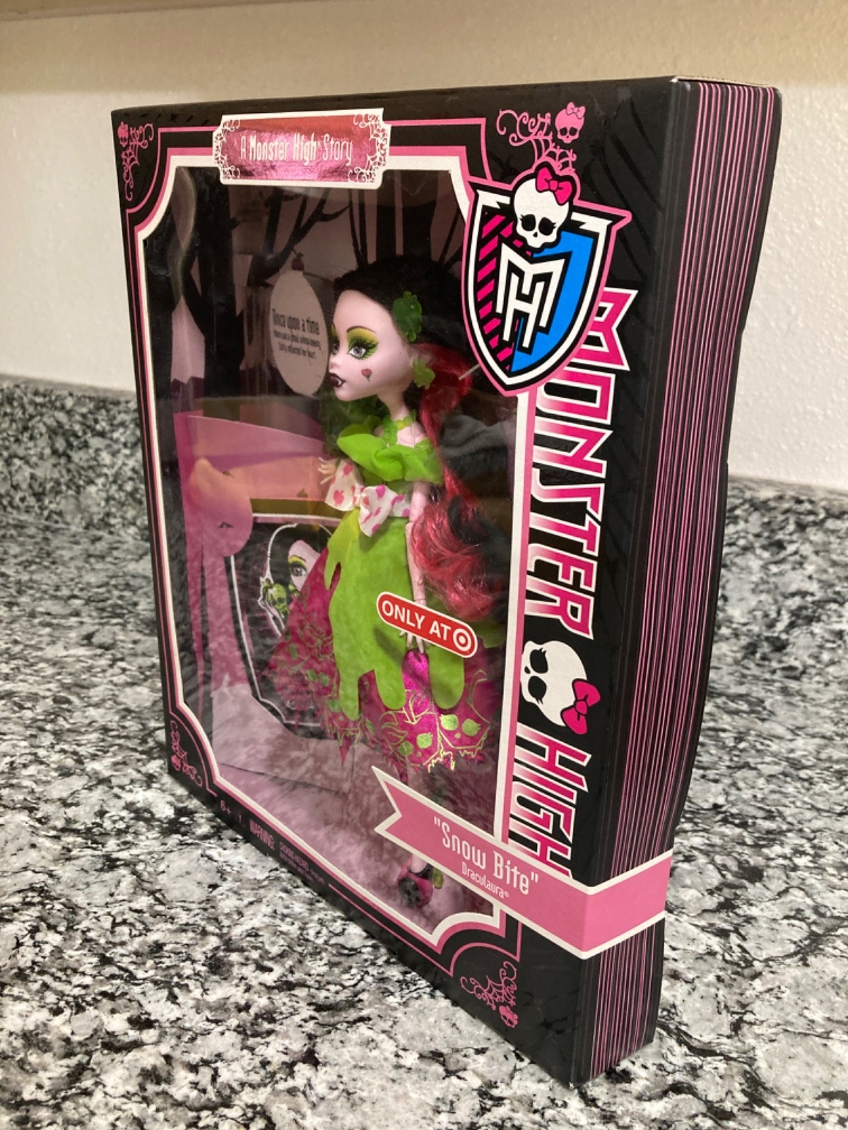 Monster High Draculaura Snow Bite Scarily Ever After Playing Doll | eBay