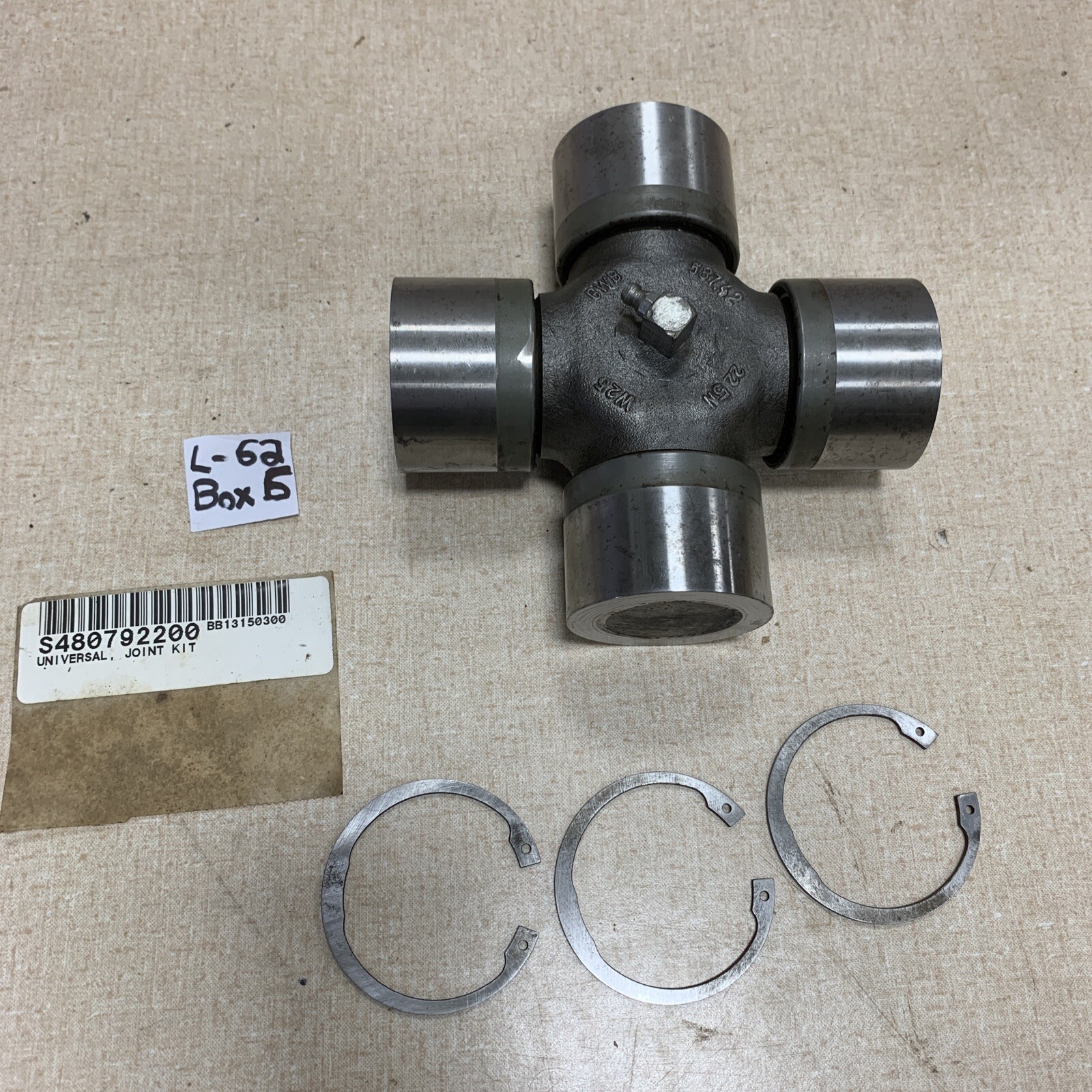 GWB 587.42 Series Universal Joint W25 225N Missing 1 Snap Ring New Out ...