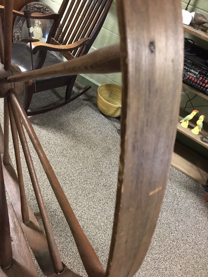 ANTIQUE VTG WALKING LARGE SPINNING WHEEL 71” LONG X 57 1/2” TALL ...