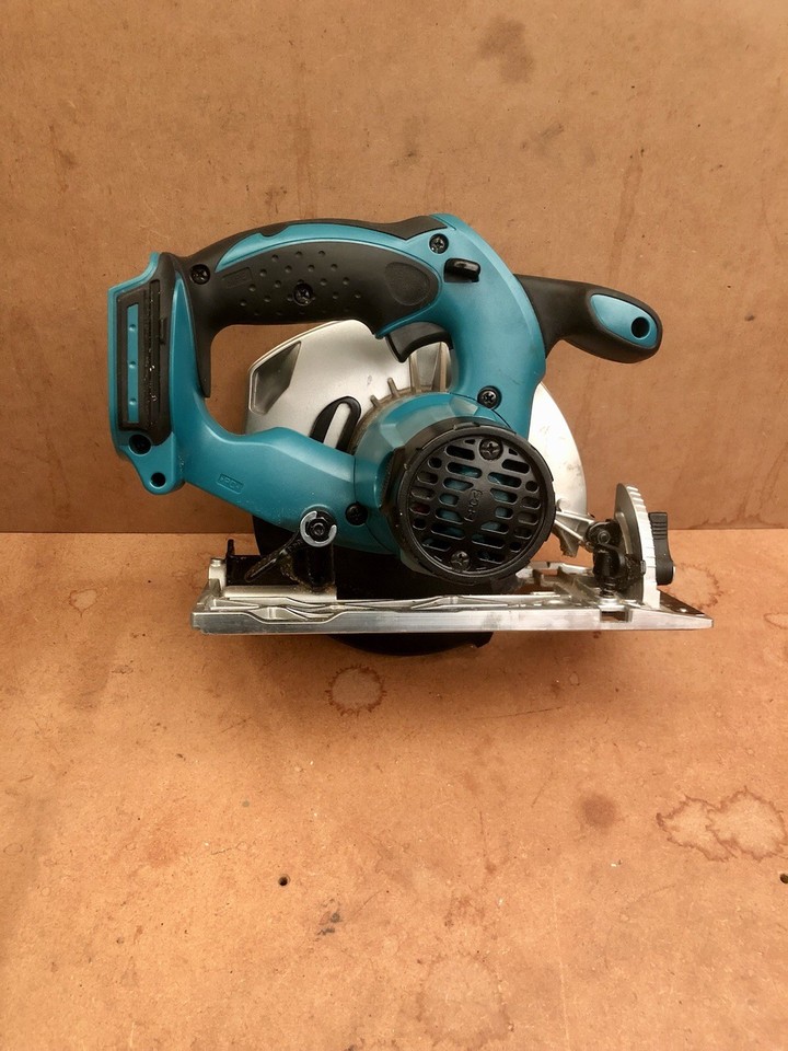 Makita DSS611 18V 165mm LXT Li-ion Circular Saw - in VGC - 2021 Model ...