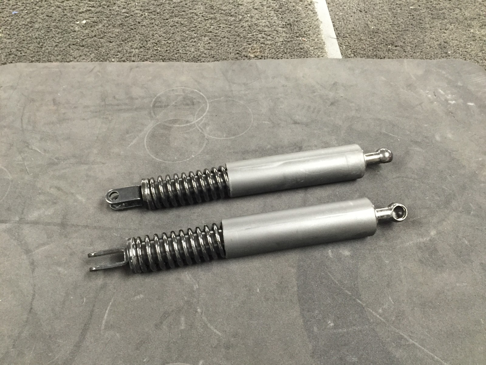 BMW 520 523 523 E39 TOURING ESTATE REAR TAILGATE STRUT FOR BOTH SIDES ...