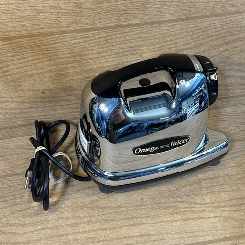 Omega 8006 Juicer Fruit & Vegetable Slow Masticating Extractor (Motor ...