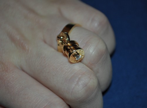 BULGARI B.zero1 18K Yellow Gold Dangling Barrel Charm Diamond Ring EU ...