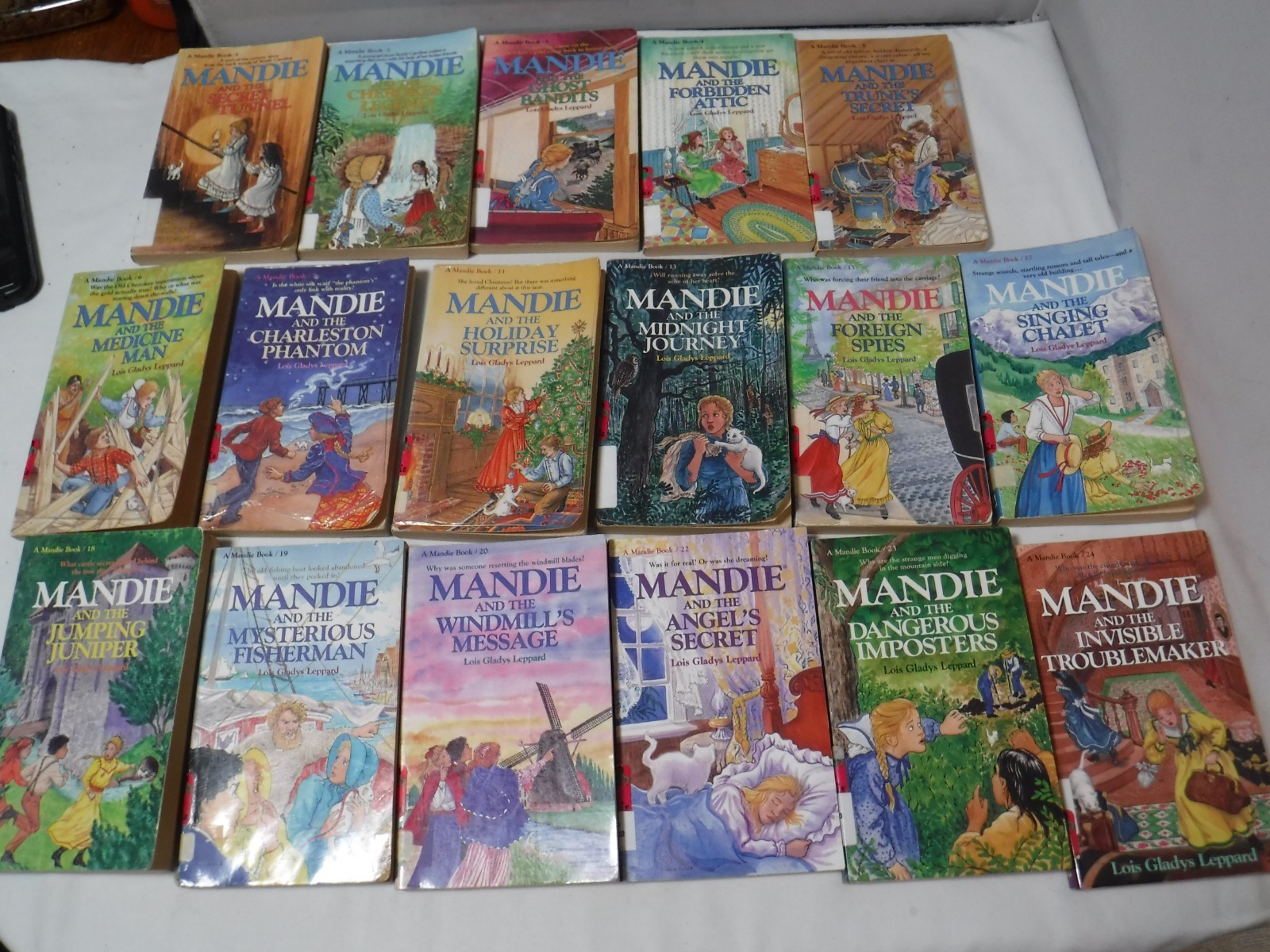 MANDIE - Lois Gladys Leppard - 17 books - MANDIE AND THE CHEROKEE ...