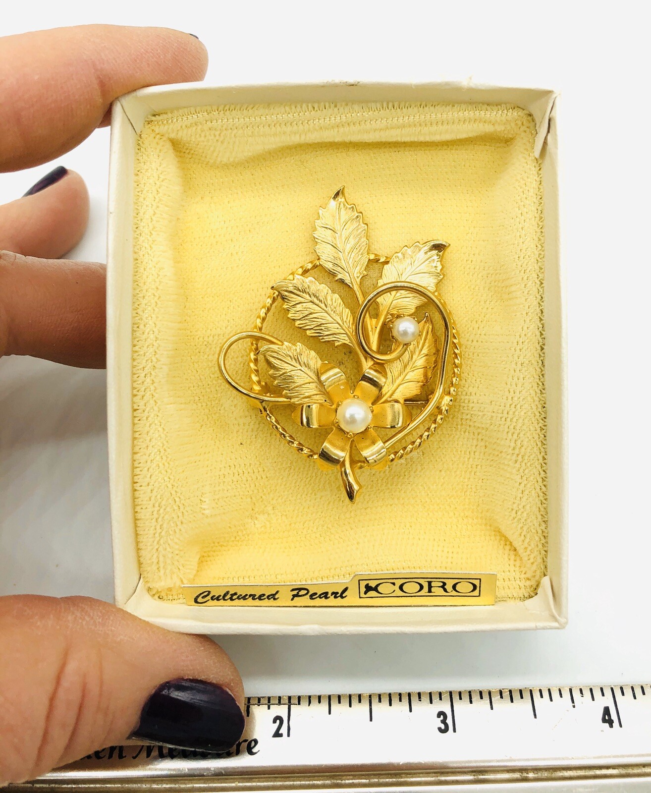 VINTAGE CORO GOLD TONE CULTERED PEARL PIN BROOCH W BOX | eBay