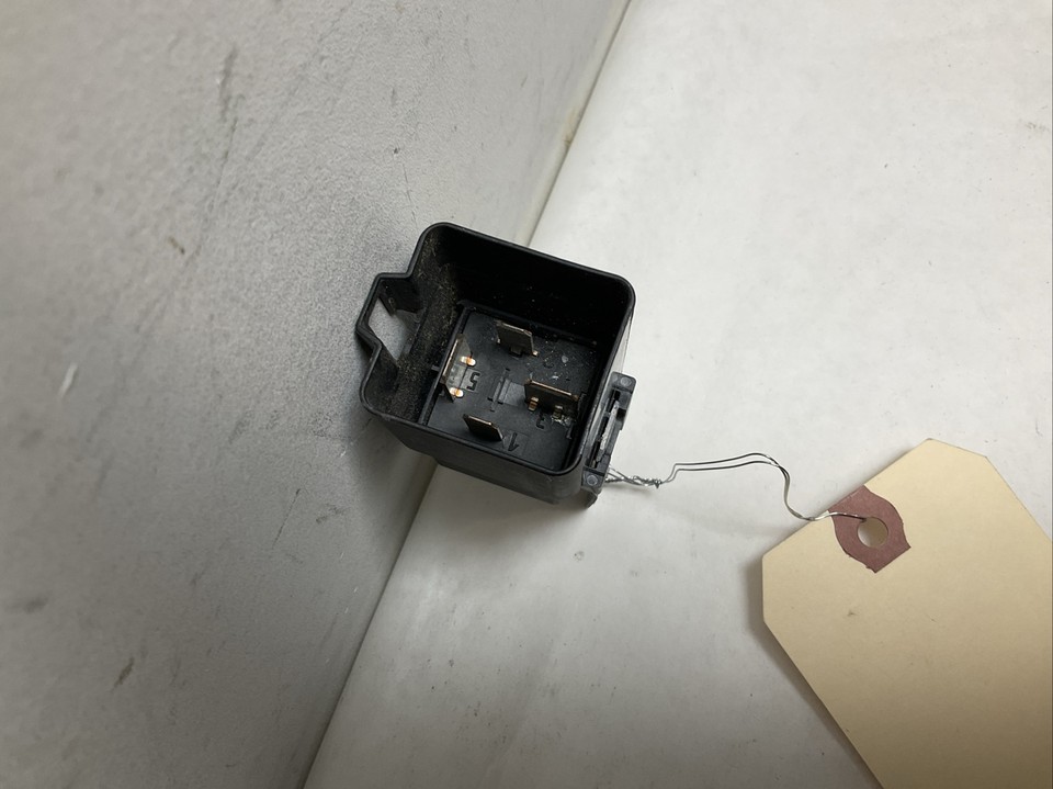 2014-2020 RAM PROMASTER 1500 2500 3500 RADIATOR FAN RELAY OEM 46537685 ...