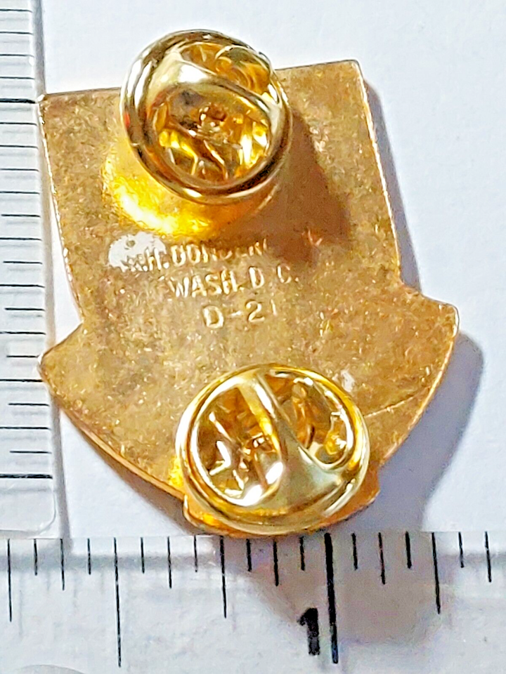 U.S. Army DUI Unit Crest D21 Army Disciplinary Barracks Lapel Pin ...