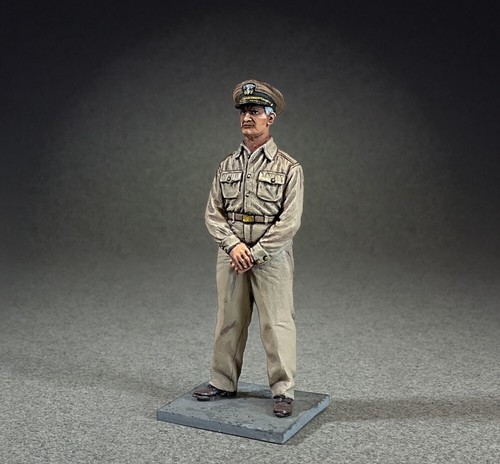 BRITAINS MUSEUM COLLECTION 10167 U.S.N. ADMIRAL CHESTER W. NIMITZ 1944 ...