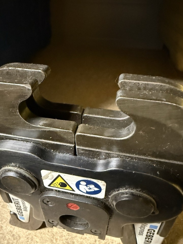 Novopress ZB303 Adaptor Jaws (For ECO301 Press Tool) Geberit Mapress £ ...