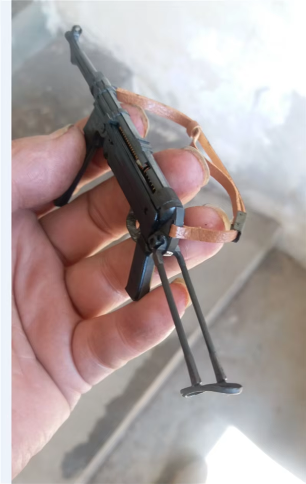 MP40 Submachine Gun 1:6 WWII Series Mini Toys Model Metal Material ...