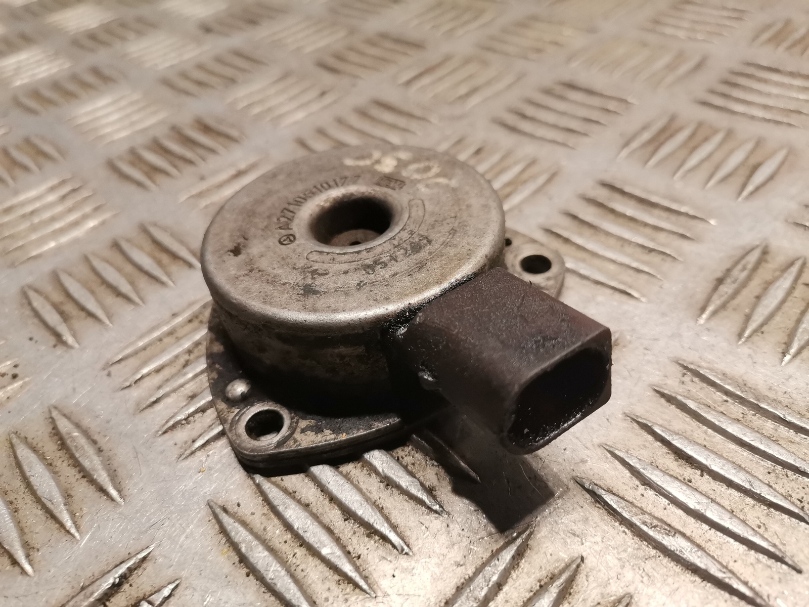 MERCEDES C W203 Camshaft Cylinder Head Magnet 180 1.8 Kompressor EO ...