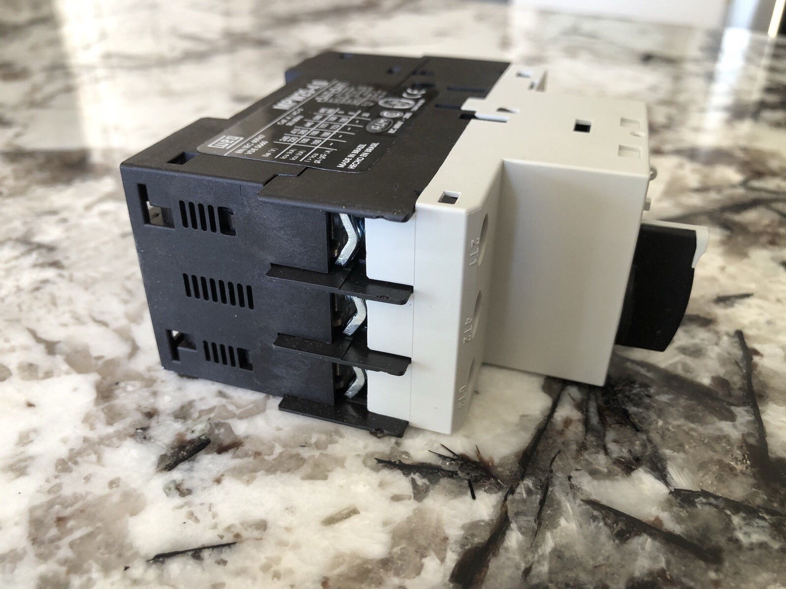 WEG MOTOR CIRCUIT BREAKER 2.5 TO 4 AMPS 3-POLE 600V AC, MPW25-3-U004 ...