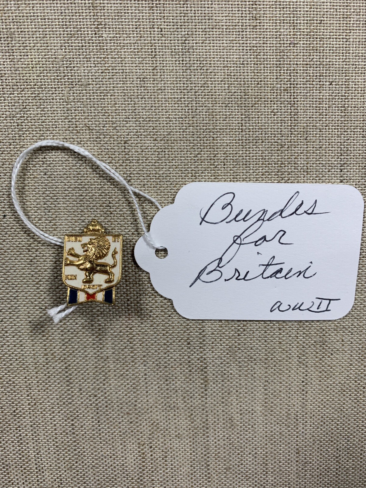 Bundles for Britain WWII Lapel Pin Pin back Dieu et Mon Droit Brass ...