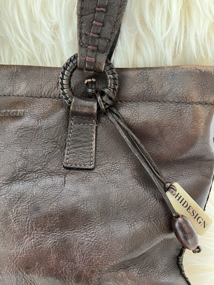 Hidesign Brown leather shoulder bag. Topstitch detail. Medium. Good ...