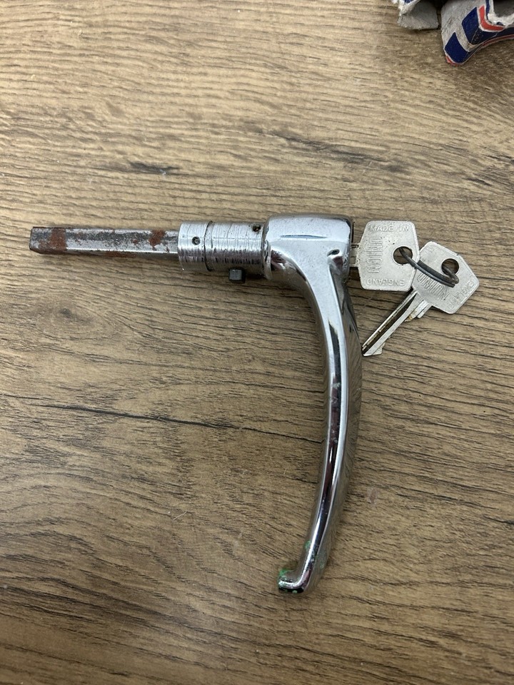 Genuine Vintage Car Door / Boot Handle +Two Keys In Original MOWOG ...