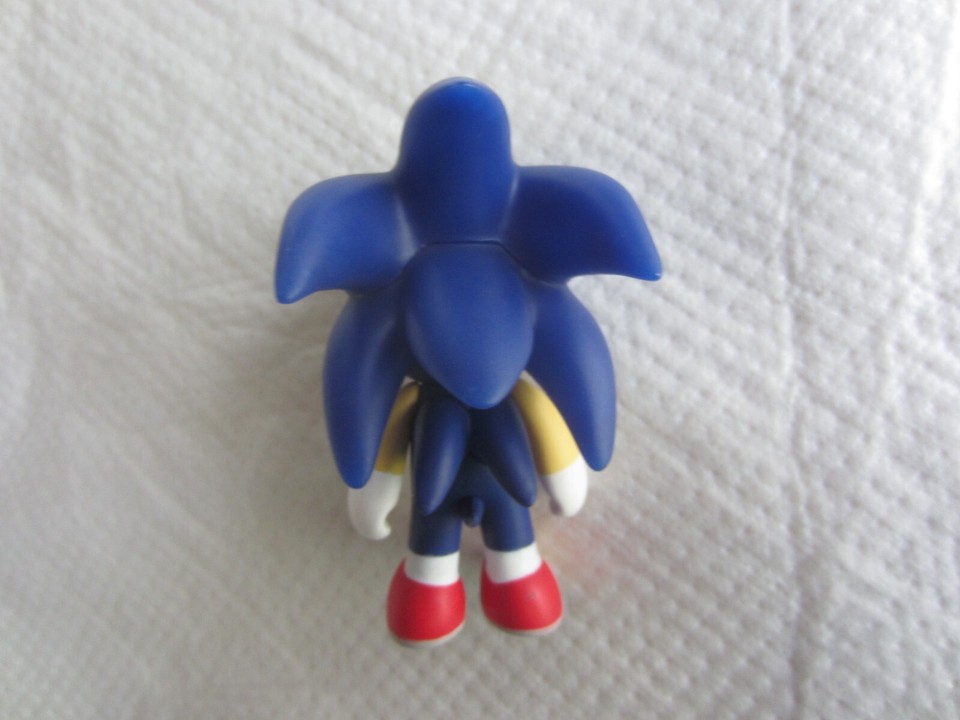 Kidrobot Sonic the Hedgehog Vinyl Mini Figure: Sonic with Green ...