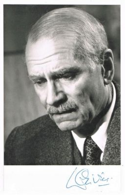 Laurence Olivier Autograph on b/w Photo CoA | eBay