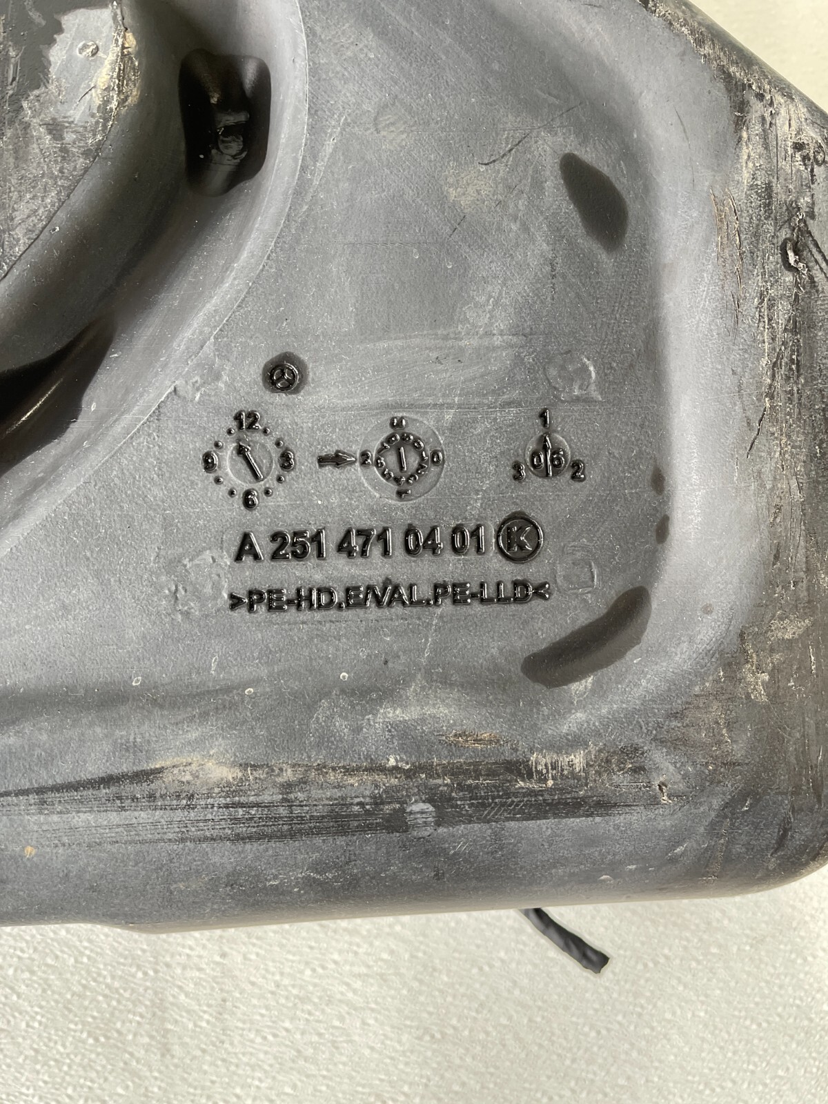 09-11 Mercedes W251 R350 M272 Fuel Gas Gasoline Tank Assembly ...