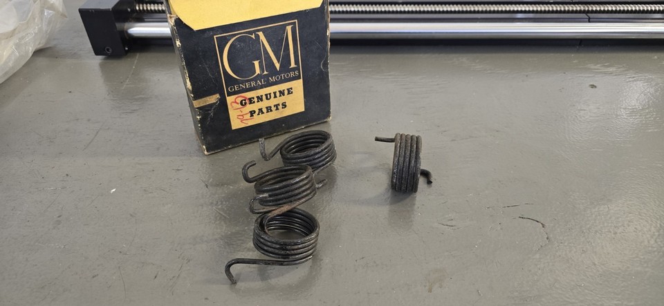 NOS GM 3770055 1955-1961 Chevrolet/GM Brake Pedal Return Spring Lot Of ...