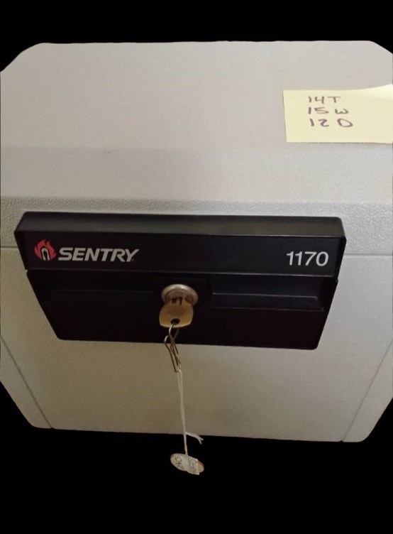 Sentry SentrySafe 1170 Fireproof Box Safe | eBay