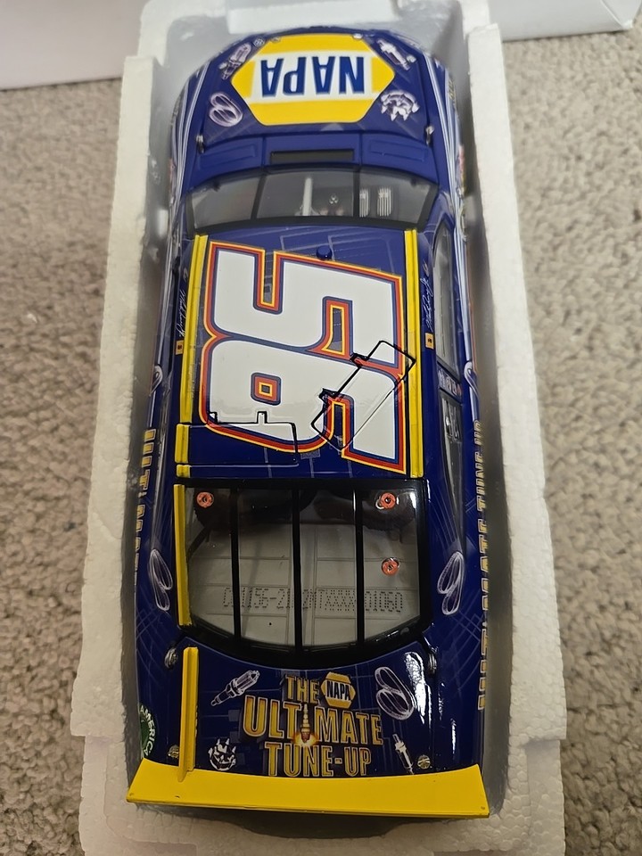 2011 Martin Truex Jr 56 Napa Ultimate Tune Up 1/24 Lionel Nascar ...