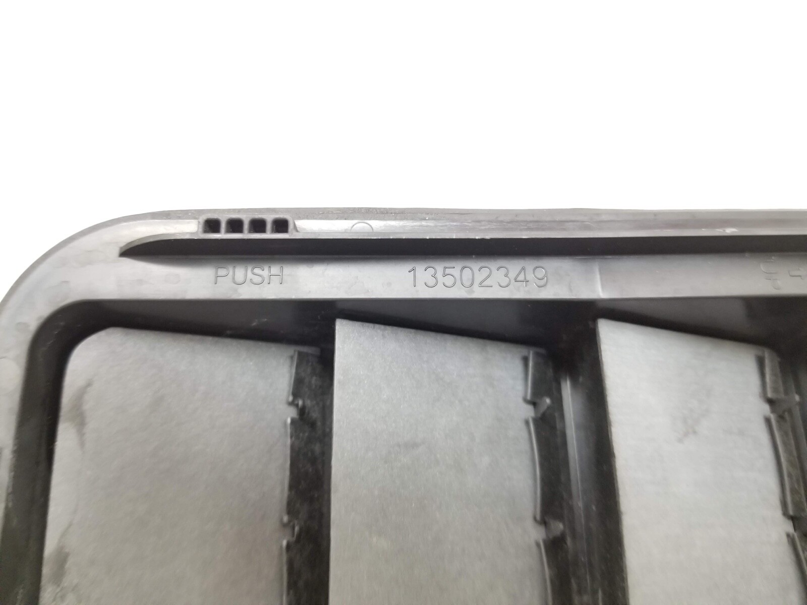 13-18 Cadillac ATS Cab Pressure Vent 13502349 OEM | eBay