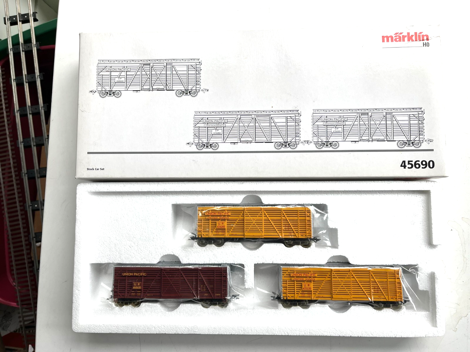 MARKLIN 45690, NIB, HO UNION PACIFIC 3-CAR SET OF STOCK CARS, DIFFERENT ...