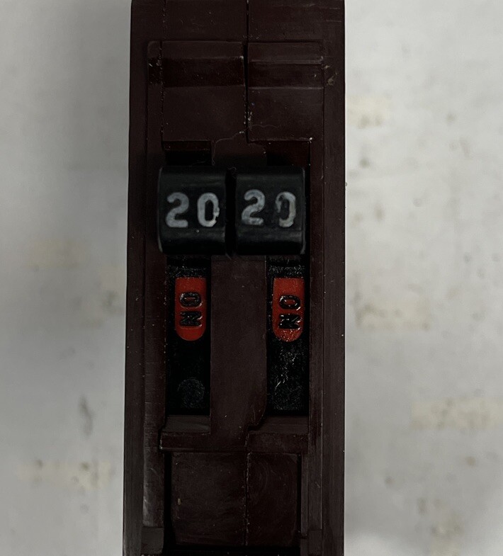 WADSWORTH B2020 A2020 TWIN CIRCUIT BREAKER (2) 1 POLE 20 AMP SHIPS ...