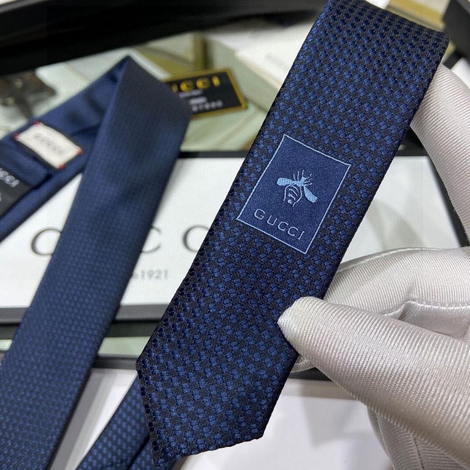 Blue Gucci Bee Pattern 100% Silk Tie | eBay