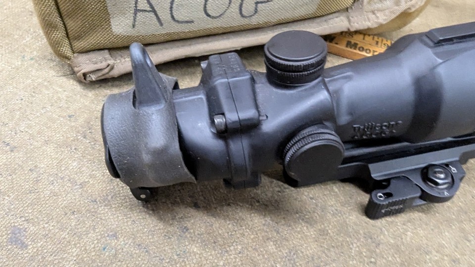 Trijicon ACOG 4x32 with iron sights & RCO ARD , Larue mount | eBay