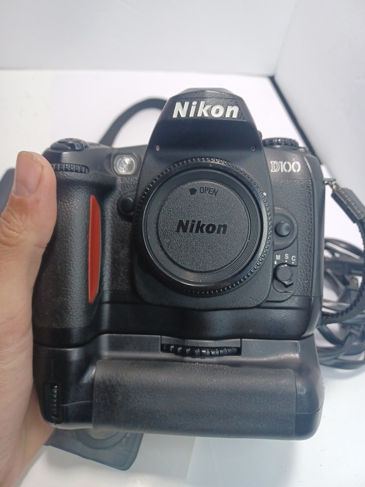 Nikon D100 6.1 MP Digital SLR Camera With MB D100 Grip - 18208252060| eBay