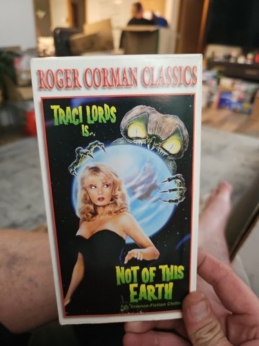 Traci Lords Not of This Earth VHS Tape Roger Corman Classics Sci Fi ...
