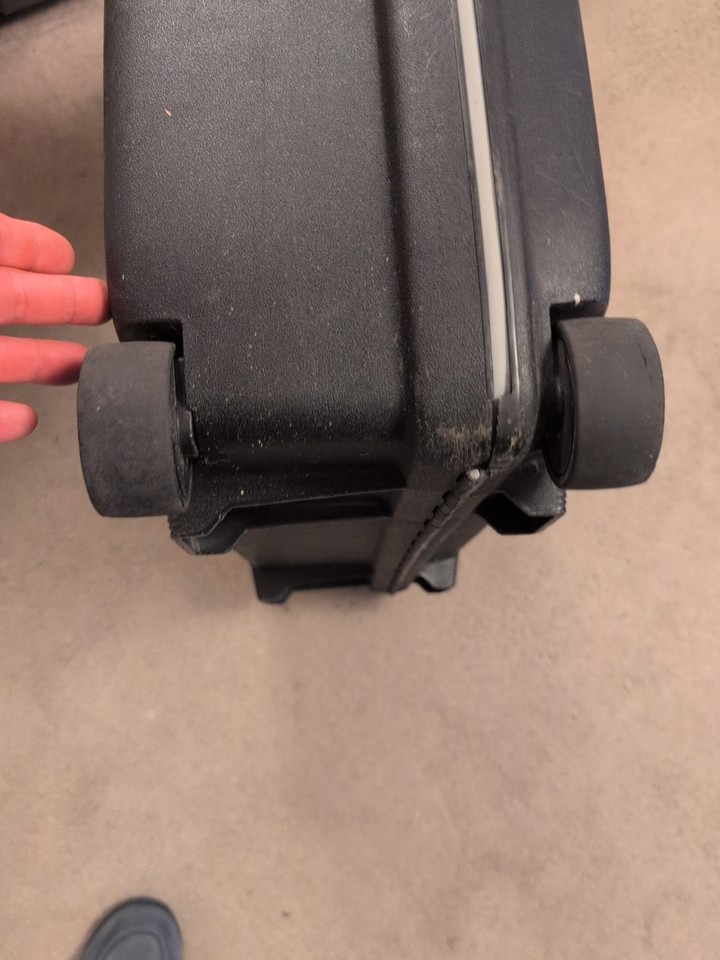 samsonite Oyster Medium Size Approx 69x52x22 Cm hard shell suitcase ...