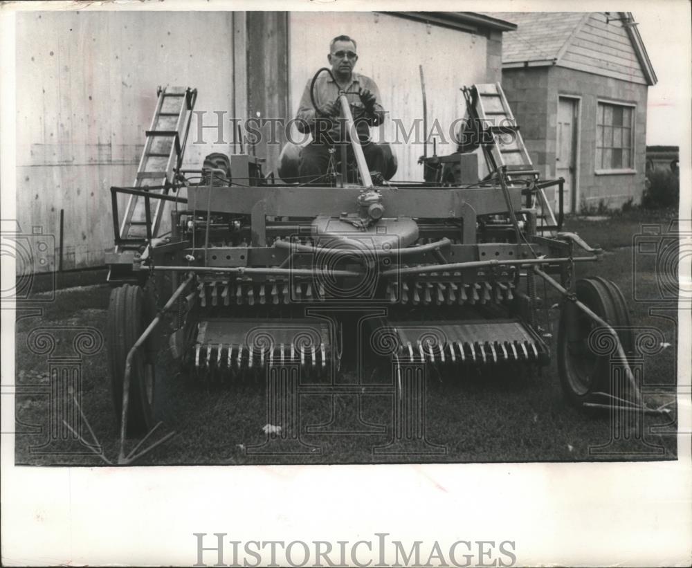 1968 Press Photo Paul Erdman with his developed pickle picking ...