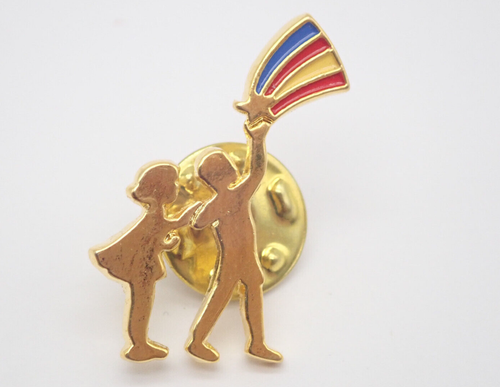 Children with Shooting Star Gold Tone Vintage Lapel Pin | eBay