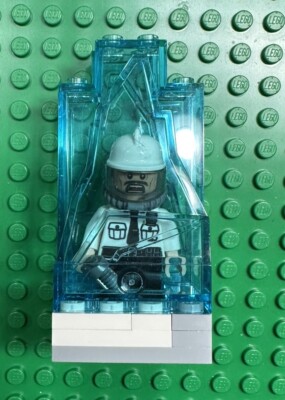 LEGO Batman Movie Minifigure Security Guard Batman Movie Fire Helmet ...