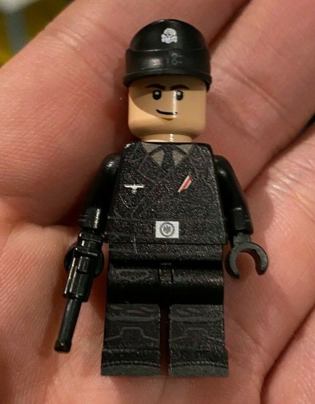 Lego WW2 Stug 3 German Tank - Brick Mania - German Solider Lego WW2 Stug 3 German Tank - Brick Mania - German Solider