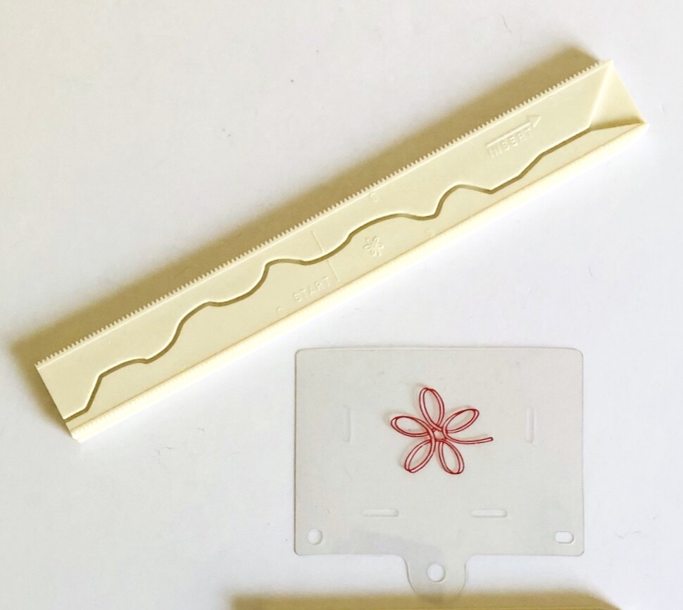 Singer Deluxe Monogrammer Flower Template Cam with Placement Guide | eBay