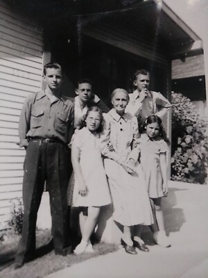 Vintage Black & White Photo Man Woman Boys Girls Kesterson Family 1930s ...