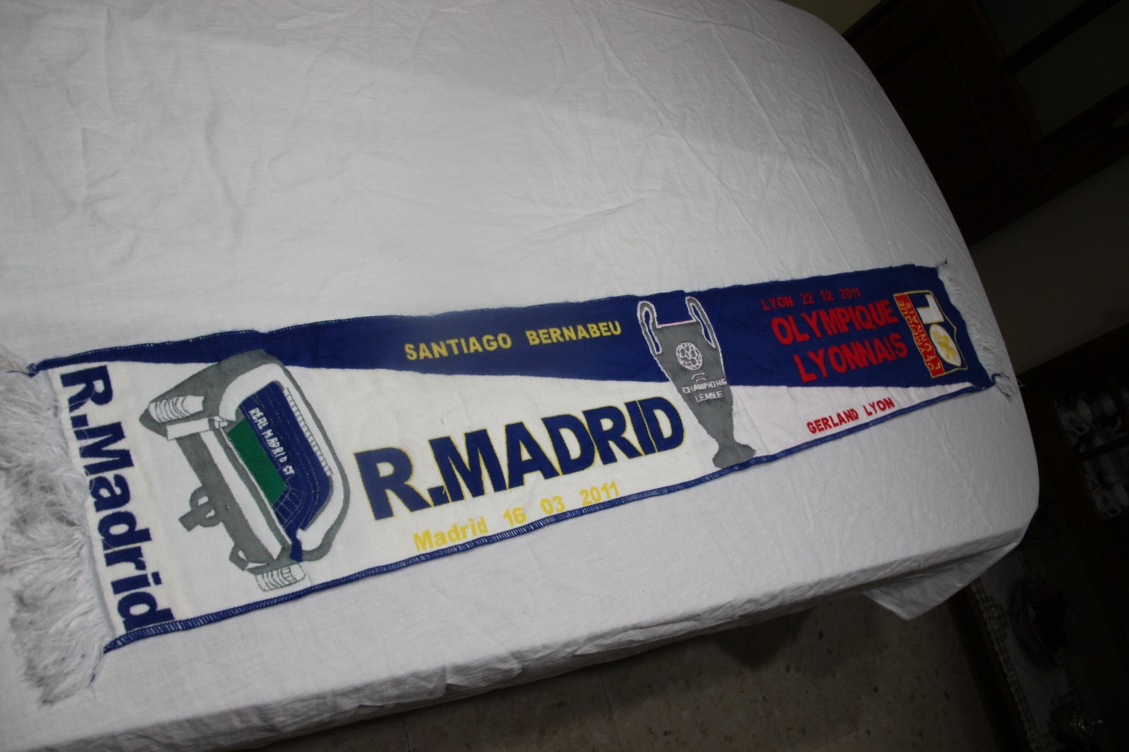 Vintage Schal Match Champions League Real Madrid Und Olympique Lyonnais ...